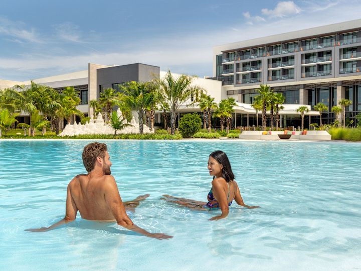 Pool & Beach | Conrad Orlando